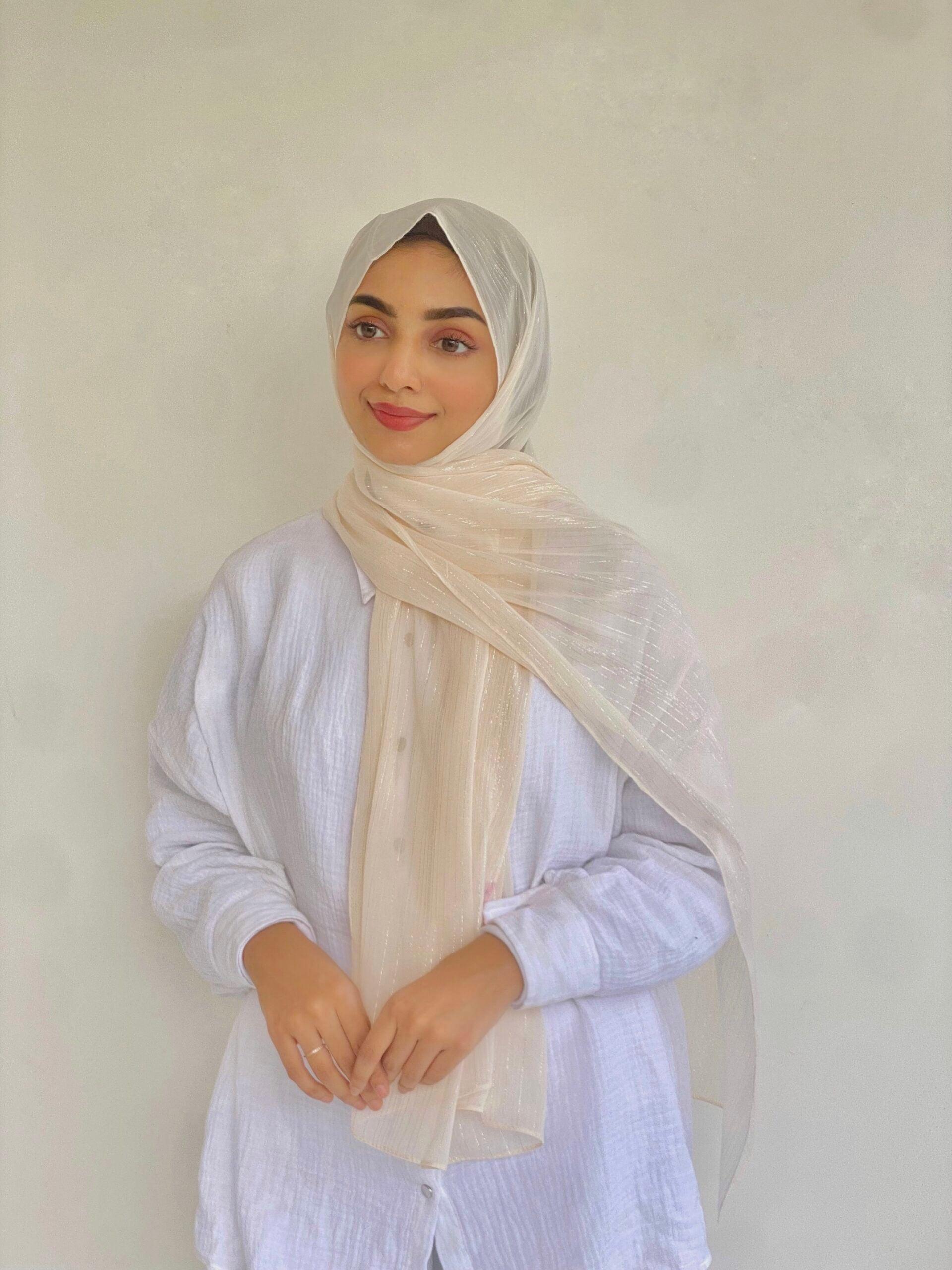 Sandy cream metallic chiffon hijab – PASTEL PARROTS